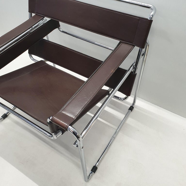 Vintage Brown Leather Wassily B3 Chair by Marcel Breuer for Gavina ...