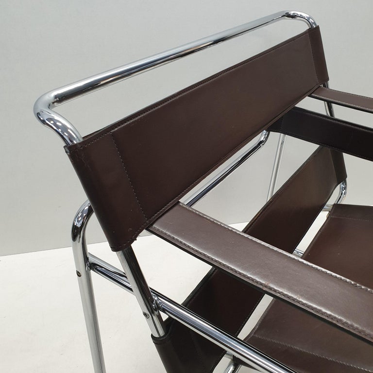 Vintage Brown Leather Wassily B3 Chair by Marcel Breuer for Gavina ...