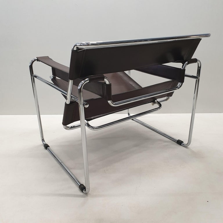 Vintage Brown Leather Wassily B3 Chair by Marcel Breuer for Gavina ...