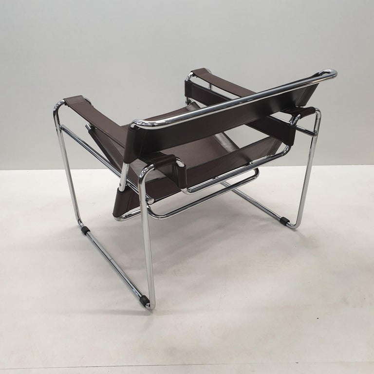 Vintage Brown Leather Wassily B3 Chair by Marcel Breuer for Gavina ...