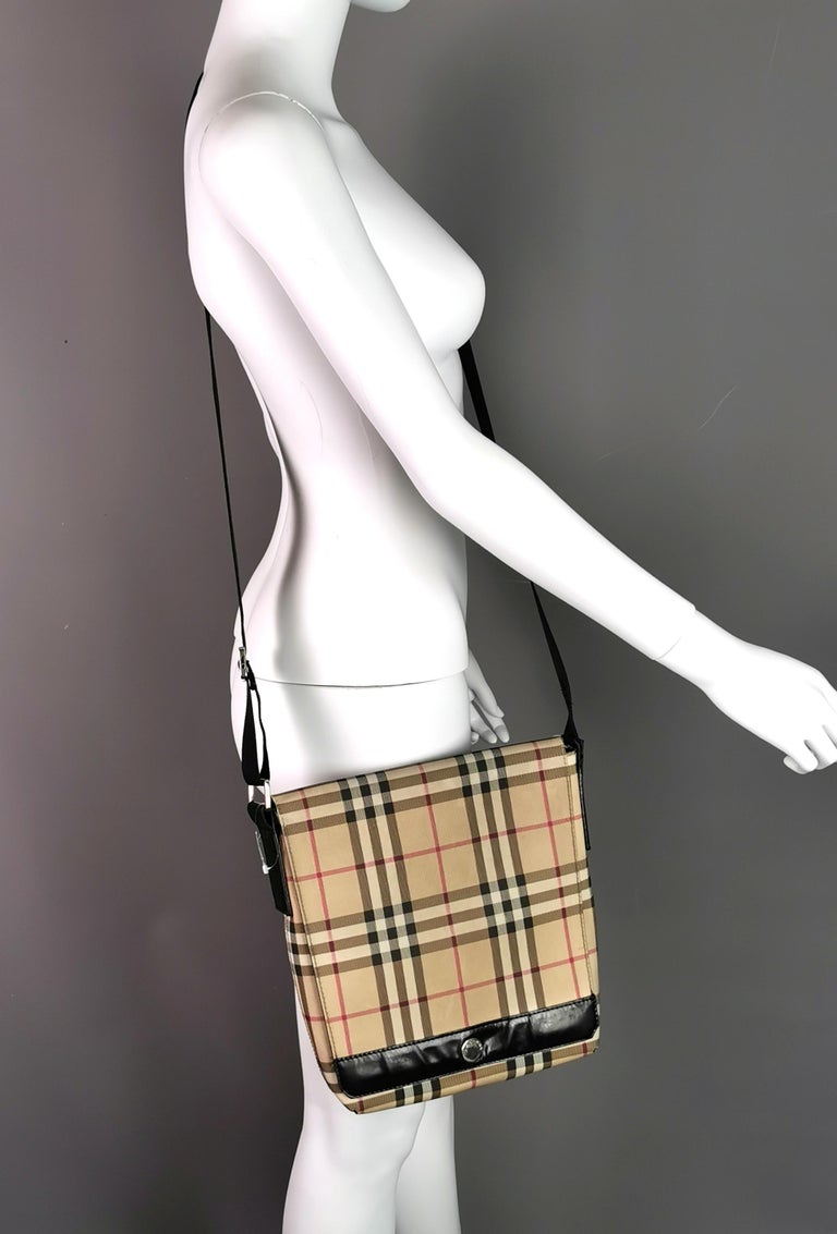 Vintage Burberry Crossbody satchel bag, messenger For Sale at 1stDibs