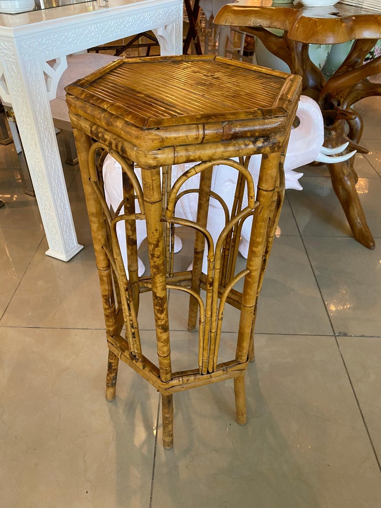 Vintage Burnt Tortoise Bamboo Rattan Plant Stand For Sale at 1stDibs