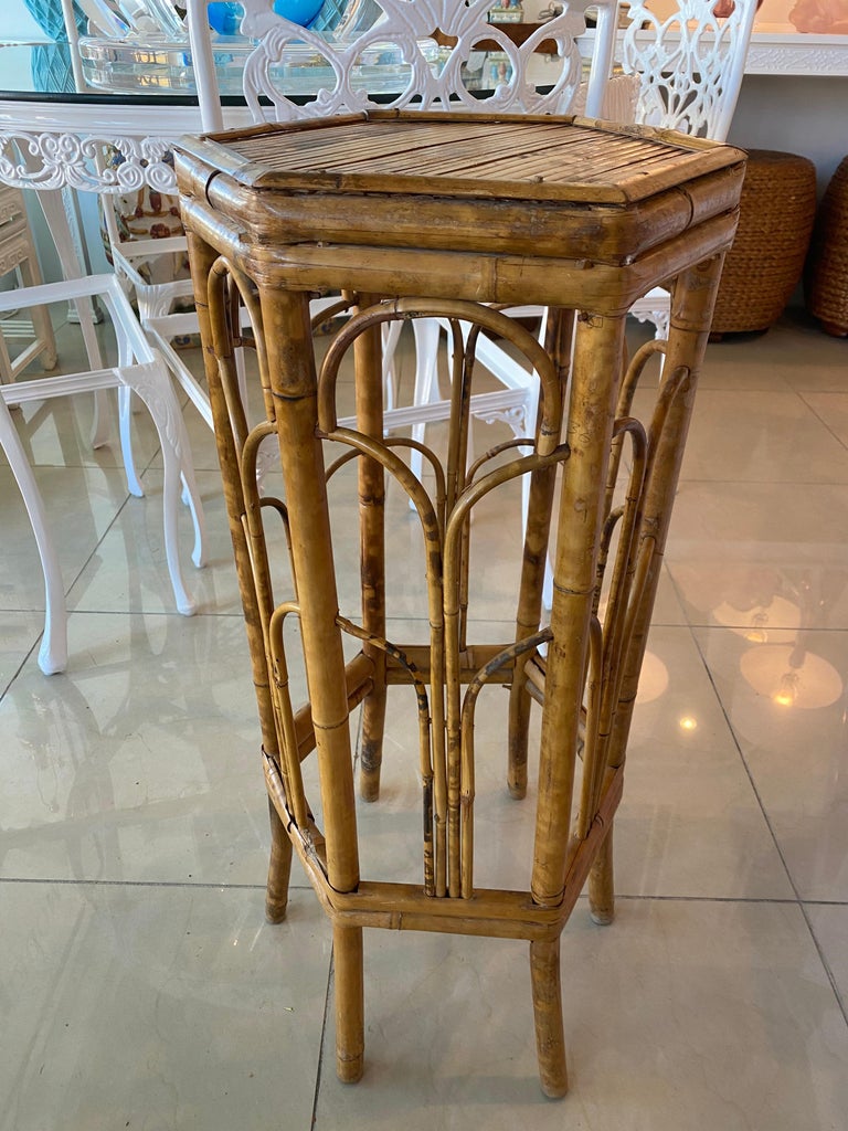 Vintage Burnt Tortoise Bamboo Rattan Plant Stand For Sale at 1stDibs
