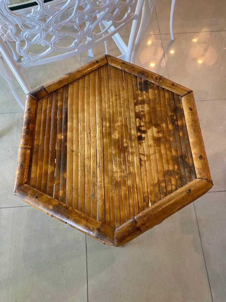 Vintage Burnt Tortoise Bamboo Rattan Plant Stand For Sale at 1stDibs