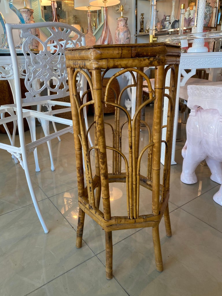 Vintage Burnt Tortoise Bamboo Rattan Plant Stand For Sale at 1stDibs