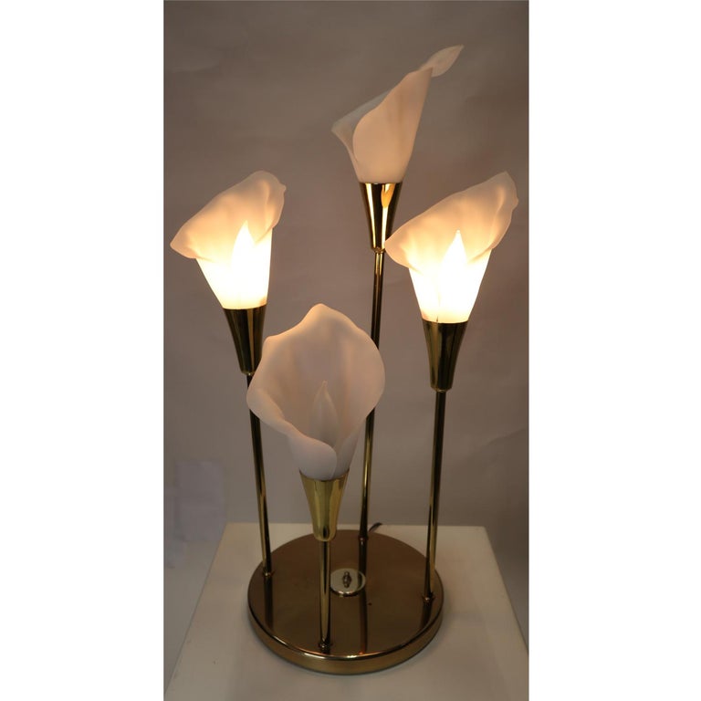Vintage Calla Lily White Floral Lamp with Gleaming Brass Base at 1stDibs