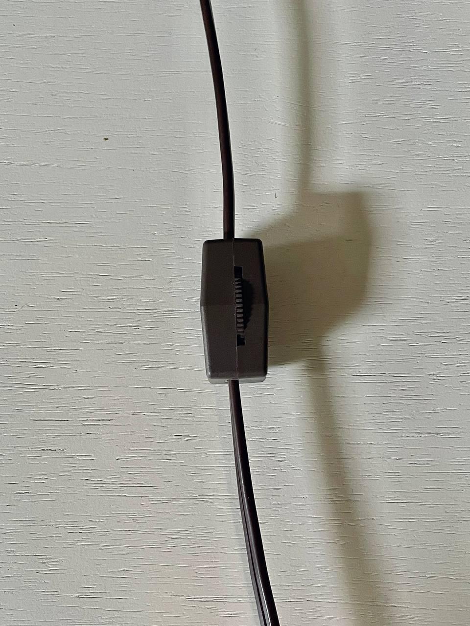 Vintage Capiz Lotus Leaf Shell and Brass Table Lamp For Sale at 1stDibs