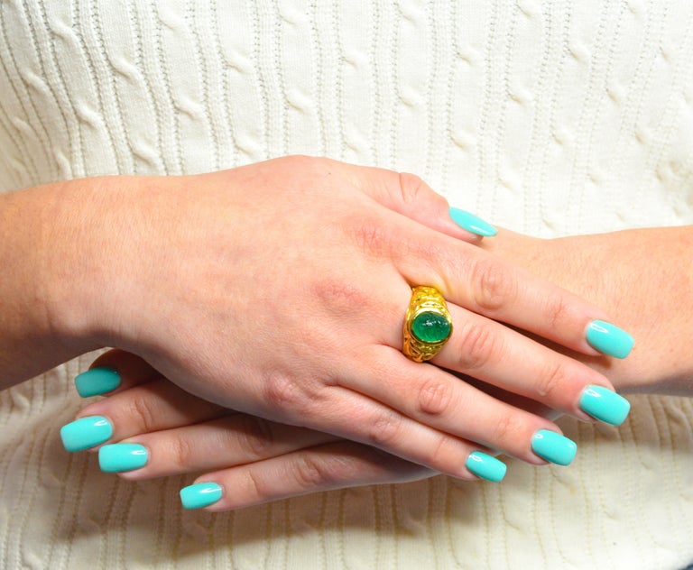 Vintage Carved Emerald 18 Karat Gold Green Man Men’s Unisex Ring at ...