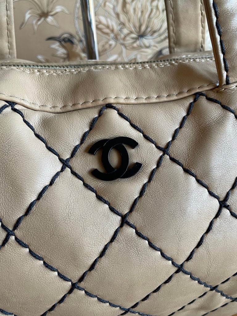 Vintage Chanel bag in powder-colored leather. For Sale at 1stDibs