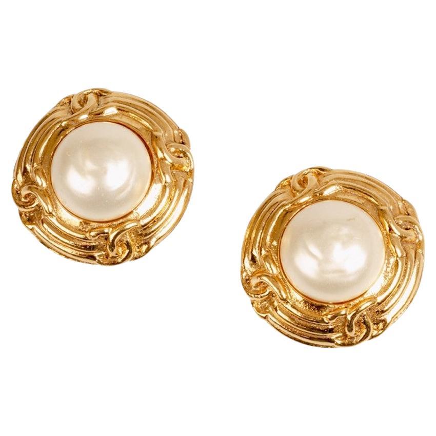 Vintage Chanel Clips For Sale at 1stDibs