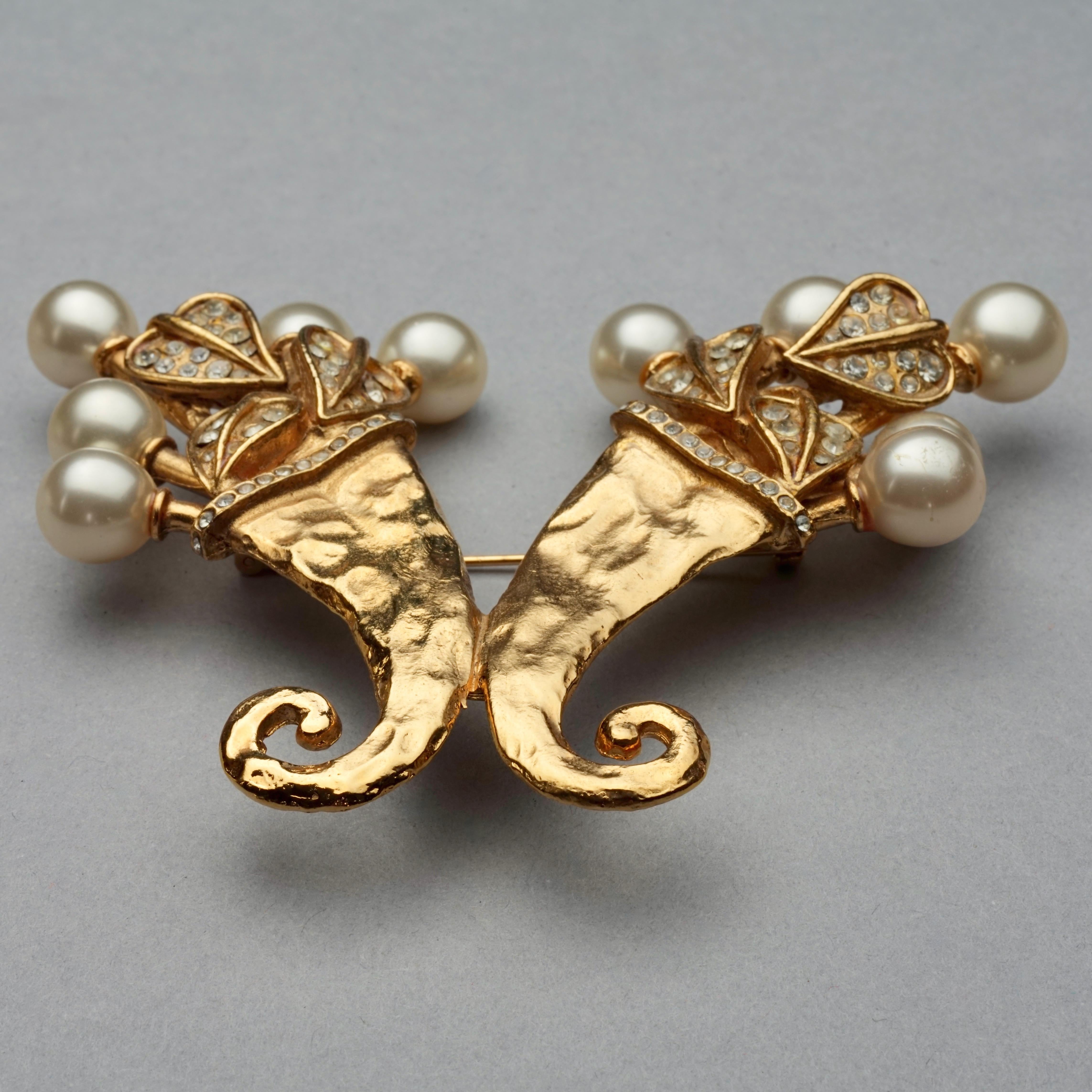 Vintage CHANEL Cornucopia Pearl Brooch For Sale at 1stDibs | vintage ...
