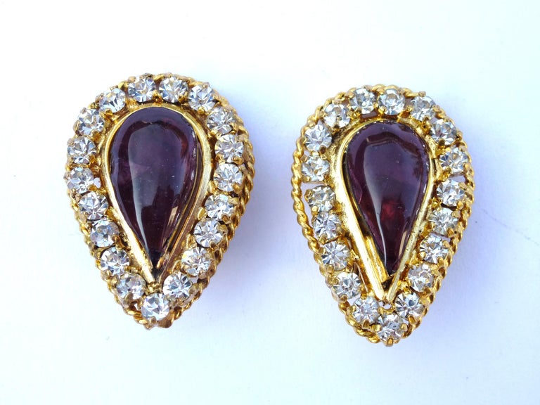 Chanel vintage clip-on earrings Maison Gripoix 1970/80 gold plated For Sale at 1stDibs