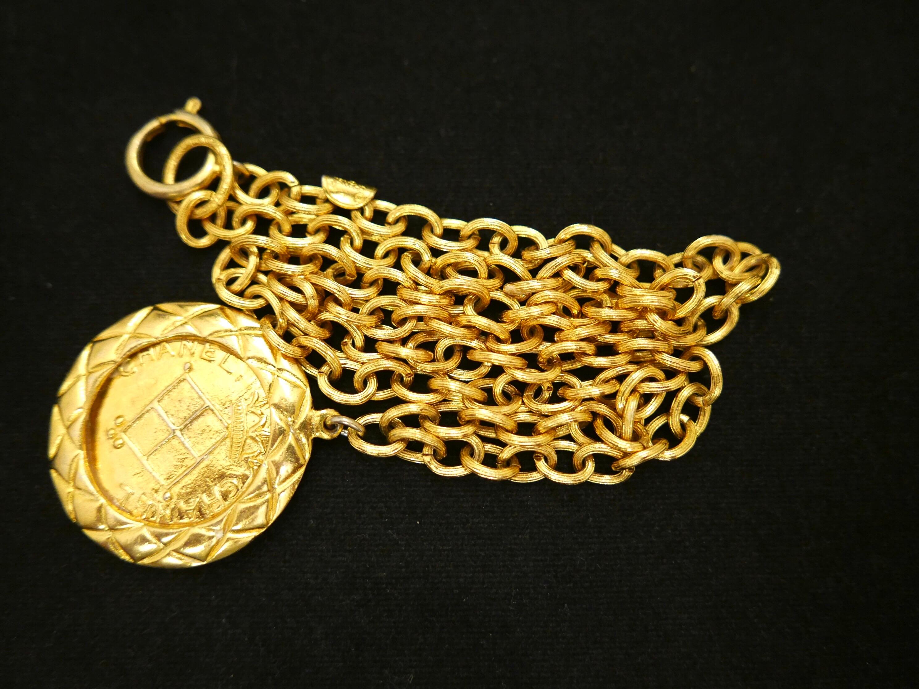 Vintage CHANEL Gold Toned Medallion Chain Necklace at 1stDibs