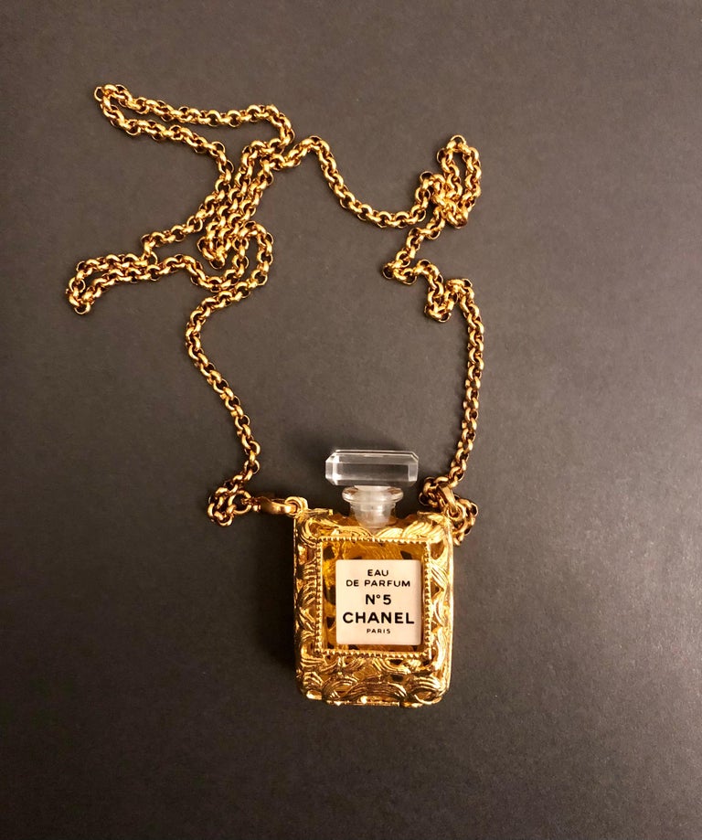 Vintage CHANEL Gold Toned No 5 Perfume Chain Necklace For Sale at 1stDibs