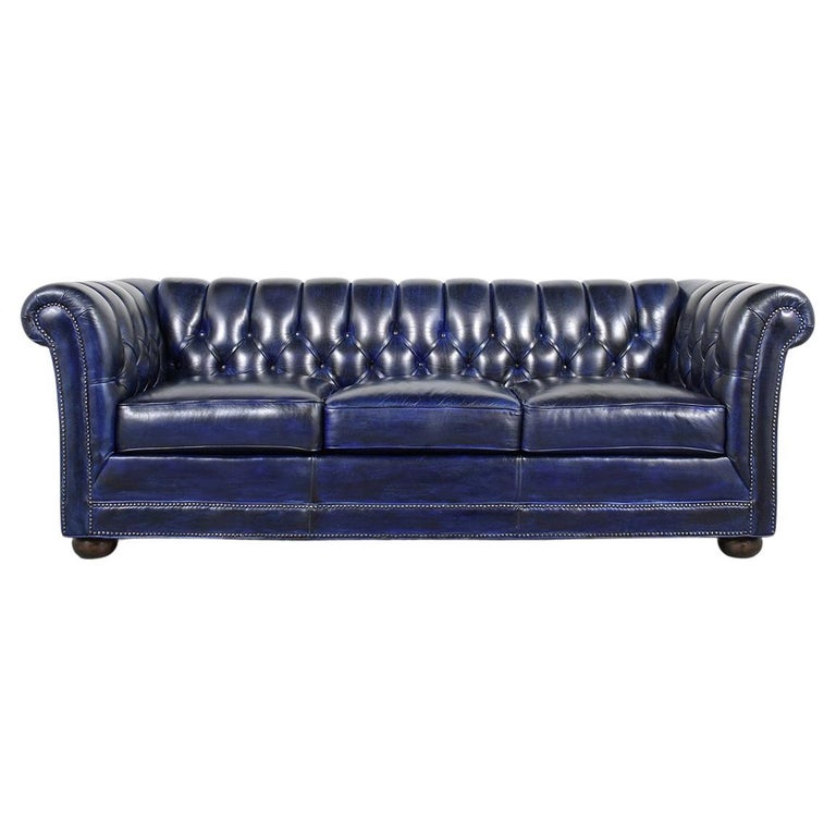Chesterfield-Leder-Sofa im Angebot bei 1stDibs