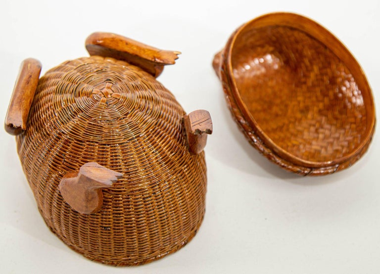 Vintage Chinese Wicker Rattan Frog Shape Lidded Trinket Box For Sale at ...