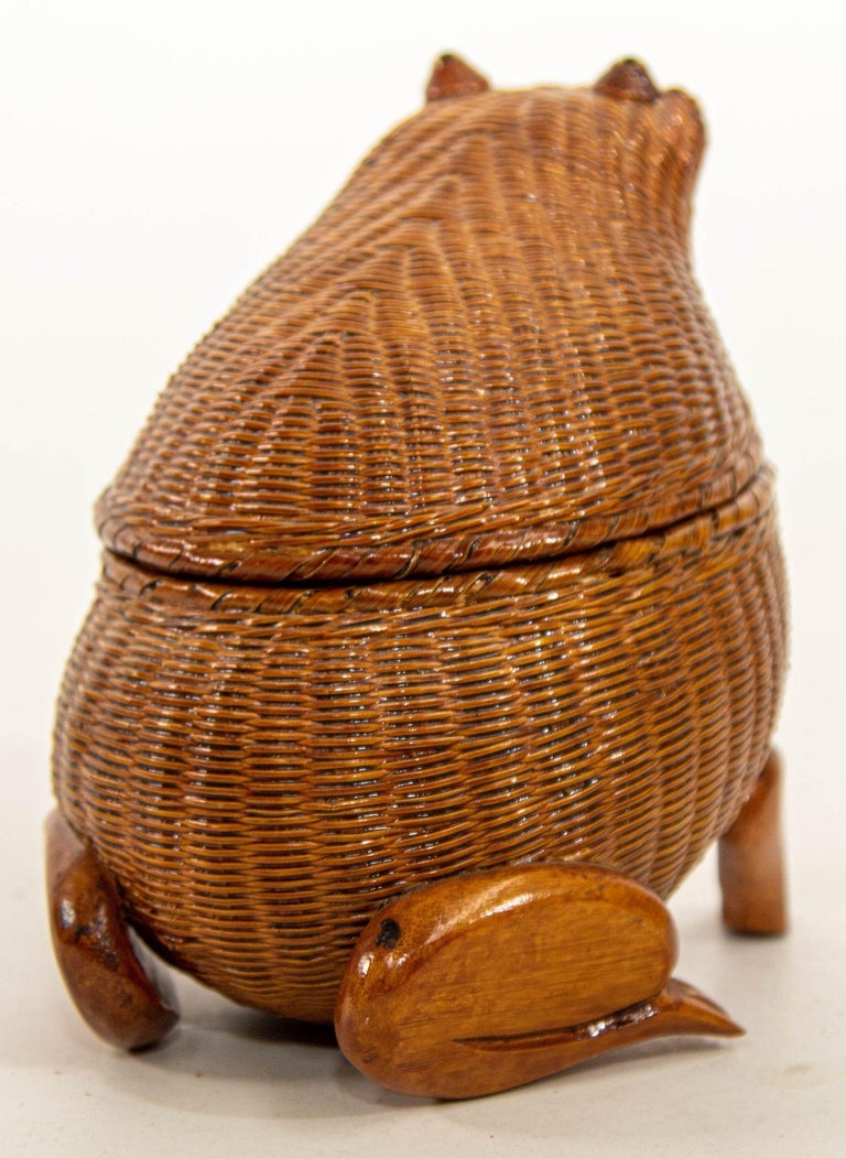 Vintage Chinese Wicker Rattan Frog Shape Lidded Trinket Box For Sale at ...