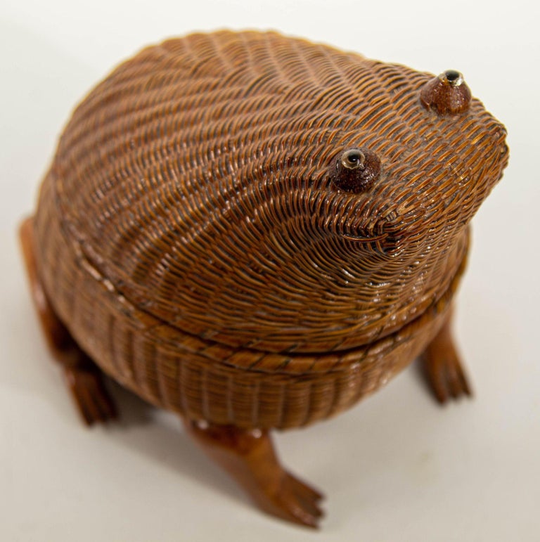 Vintage Chinese Wicker Rattan Frog Shape Lidded Trinket Box For Sale at ...