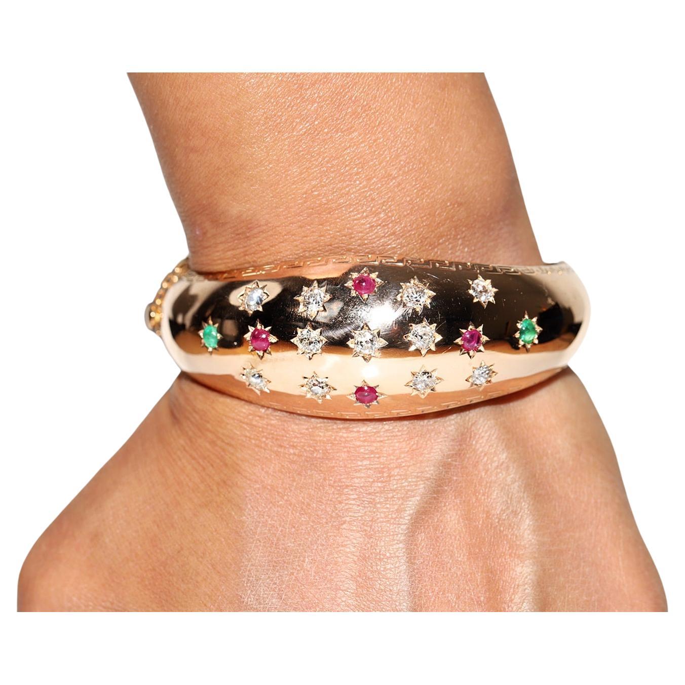 Vintage Circa 1960s 18k Gold Natural Old Cut Diamond And Ruby Emerald Bracelet For Sale at 1stDibs