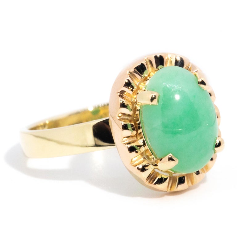 Vintage circa 1970s 14 Carat Yellow Gold Light Green Cabochon Cut Jade ...