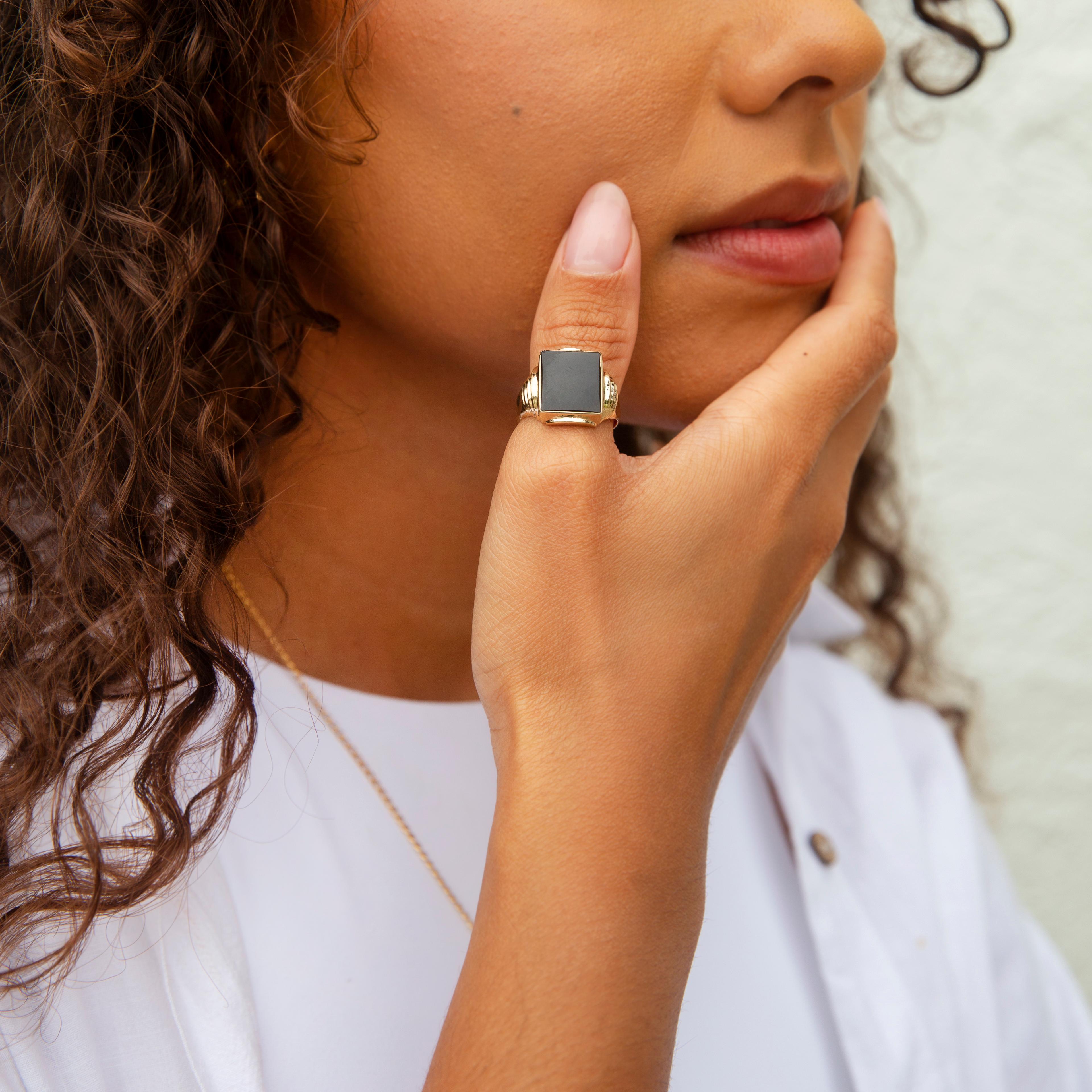 Vintage circa 1970s 9 Carat Gold Flat Buff Top Rectangular Onyx Signet ...