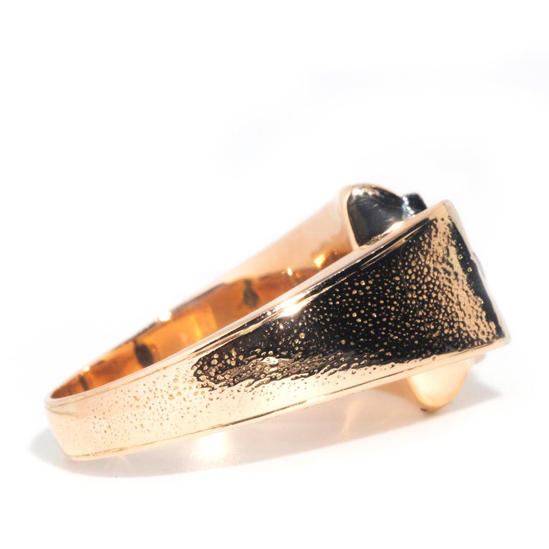 Vintage circa 1970s Green Sapphire 9 Carat Yellow Gold V-Shaped Men's ...