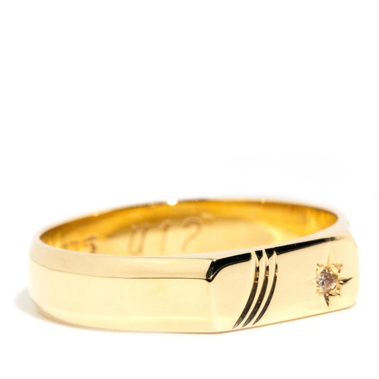 Vintage circa 1980s 9 Carat Gold Hammer Set Round Brilliant Diamond ...