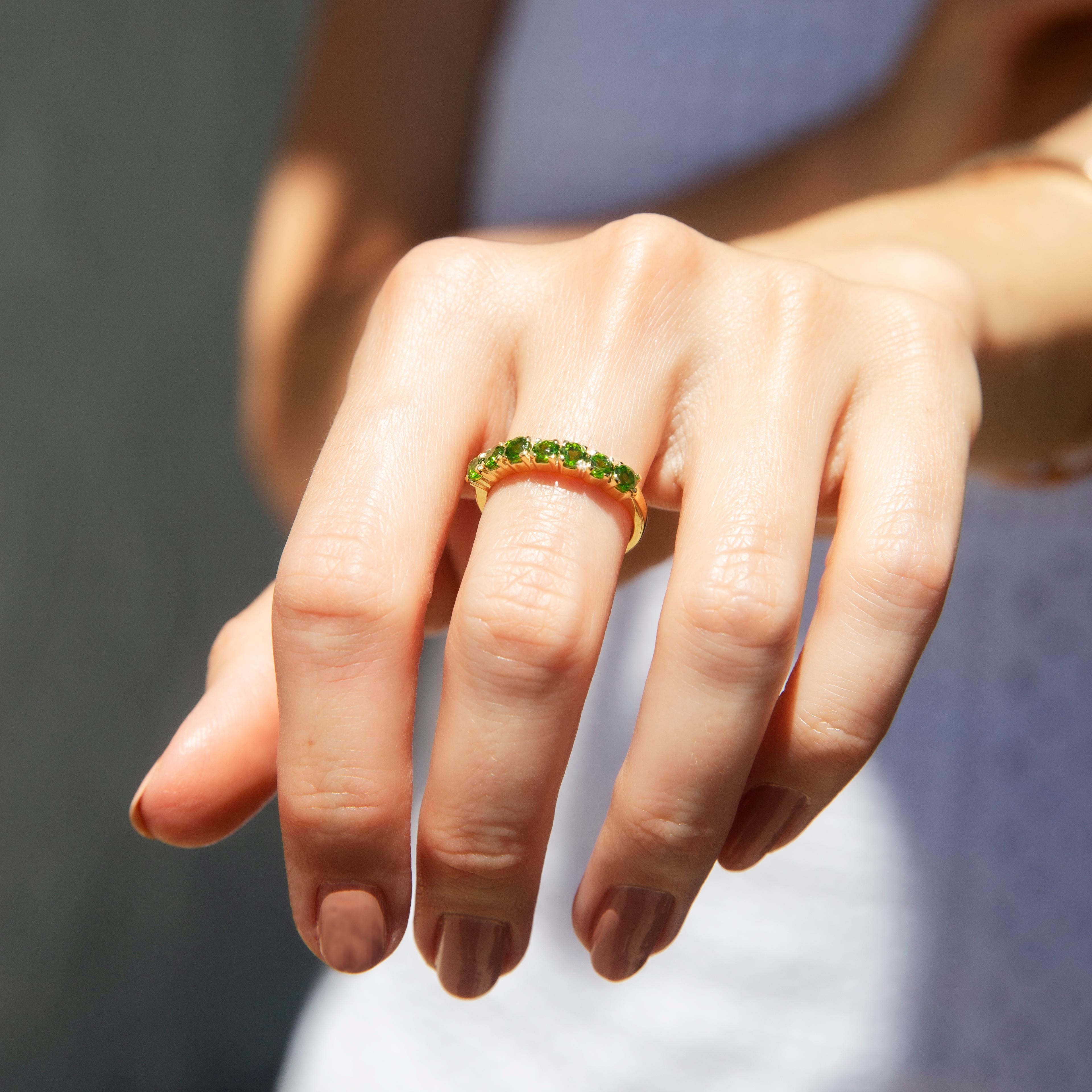 Vintage circa 1990s 18 Carat Yellow Gold Bright Vivid Deep Green ...