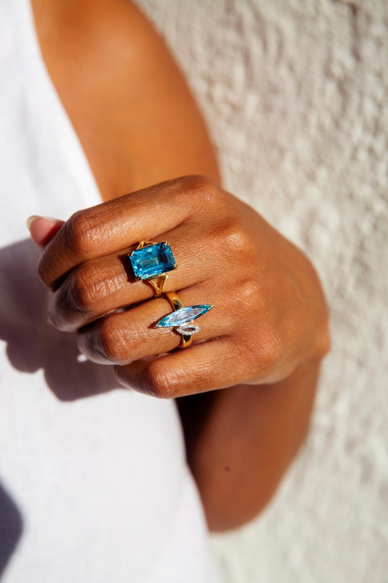 Vintage circa 1990s Emerald Cut Bright Blue Topaz Split Ring 9 Carat ...