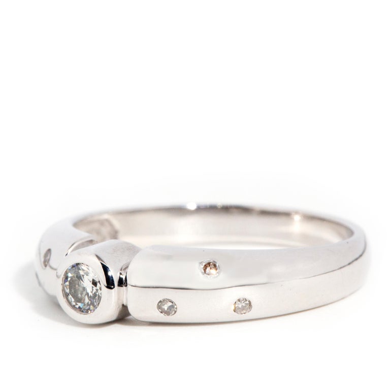 Vintage circa 1990s Rubover and Hammer Set Diamond Ring in 18 Carat ...