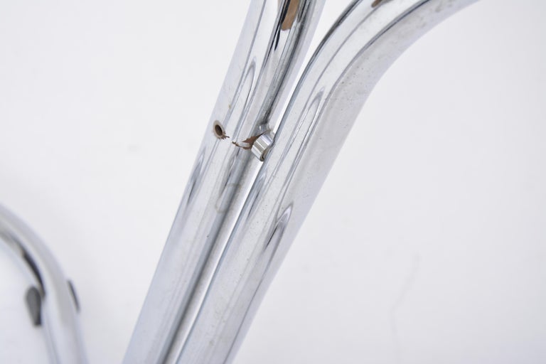 Circular Mid Century Modern Glass Table In The Style Of Giotto Stoppino