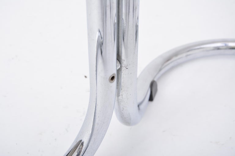 Circular Mid Century Modern Glass Table In The Style Of Giotto Stoppino