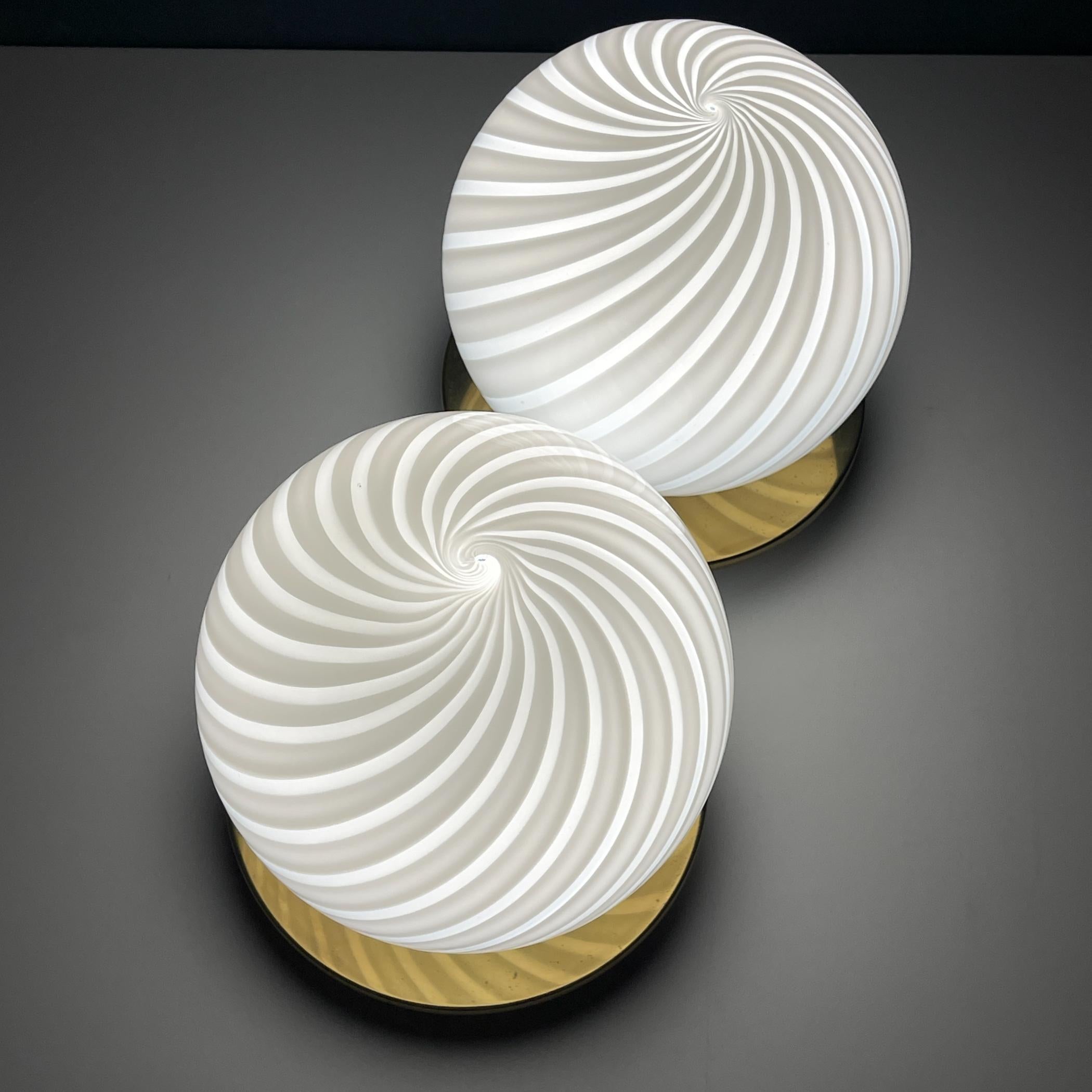 Vintage classic swirl murano table lamps Italy 1970s, Set of 2 For Sale ...