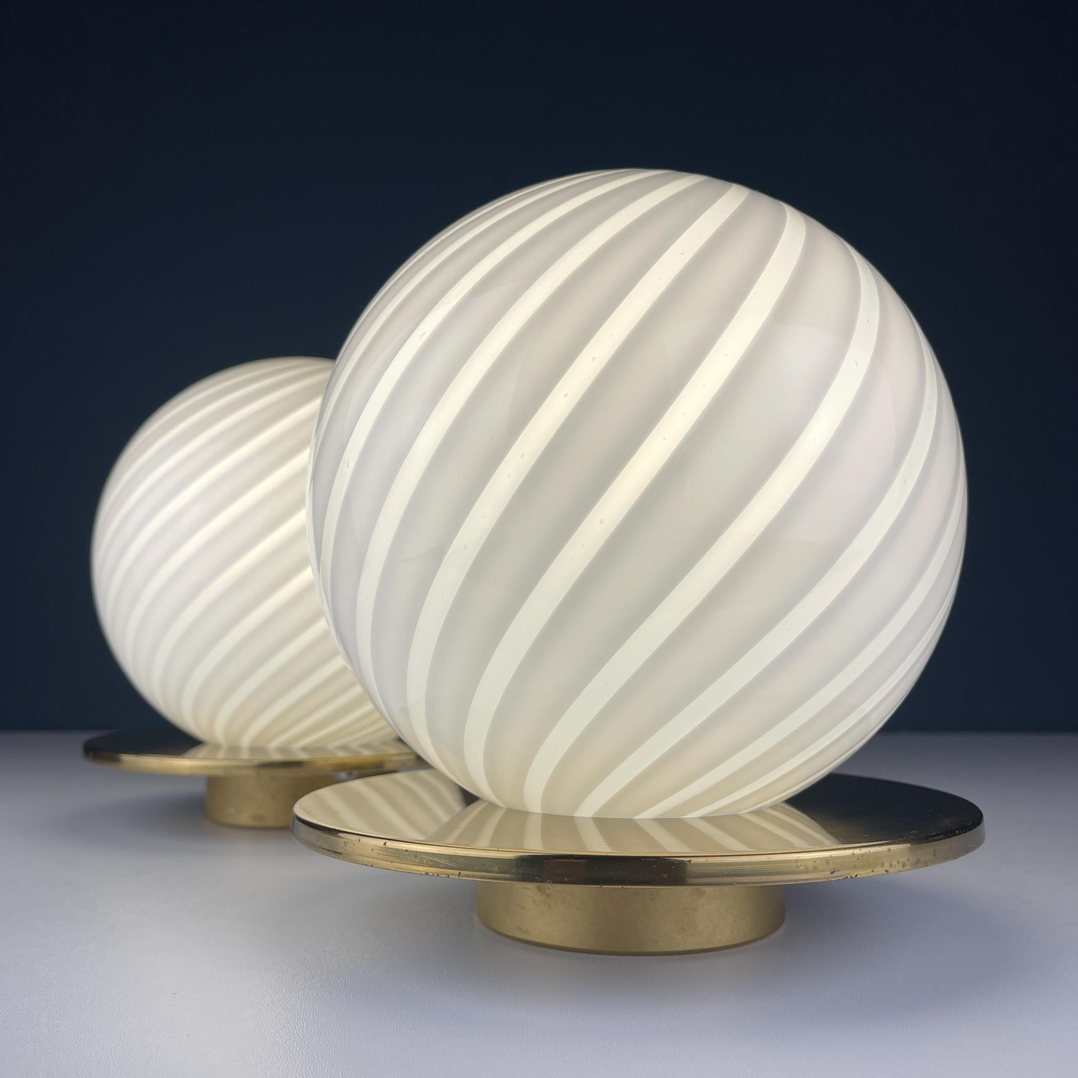 Vintage classic swirl murano table lamps Italy 1970s, Set of 2 For Sale ...