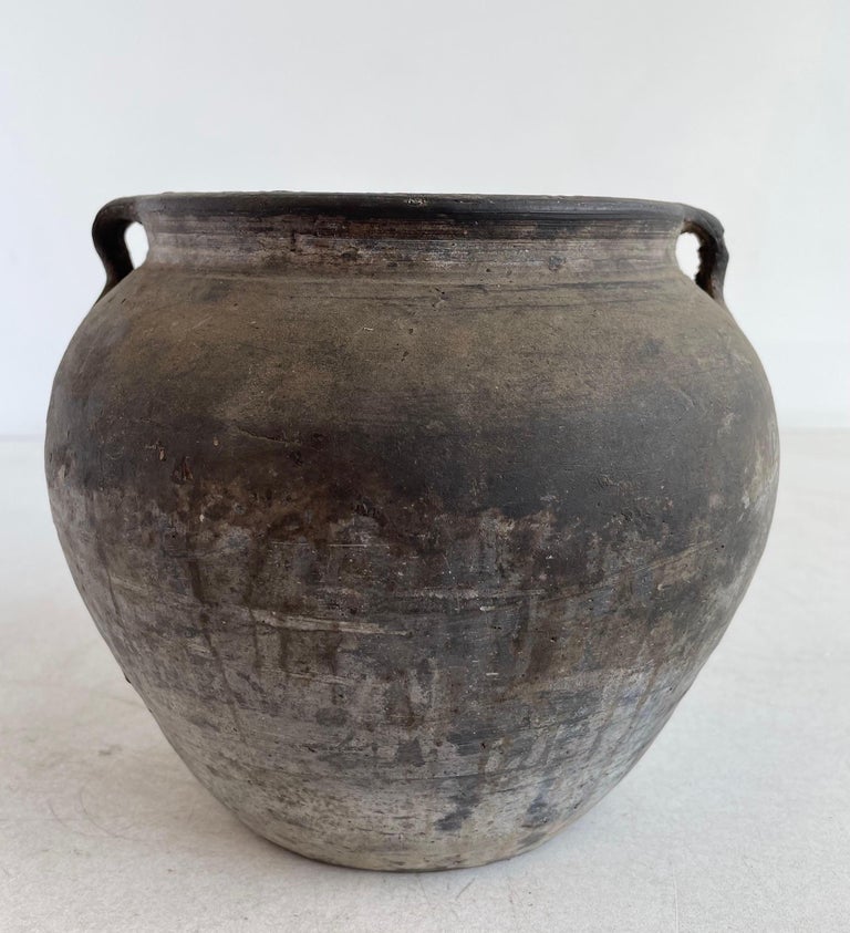 Vintage Clay Pot Medium Size For Sale at 1stDibs