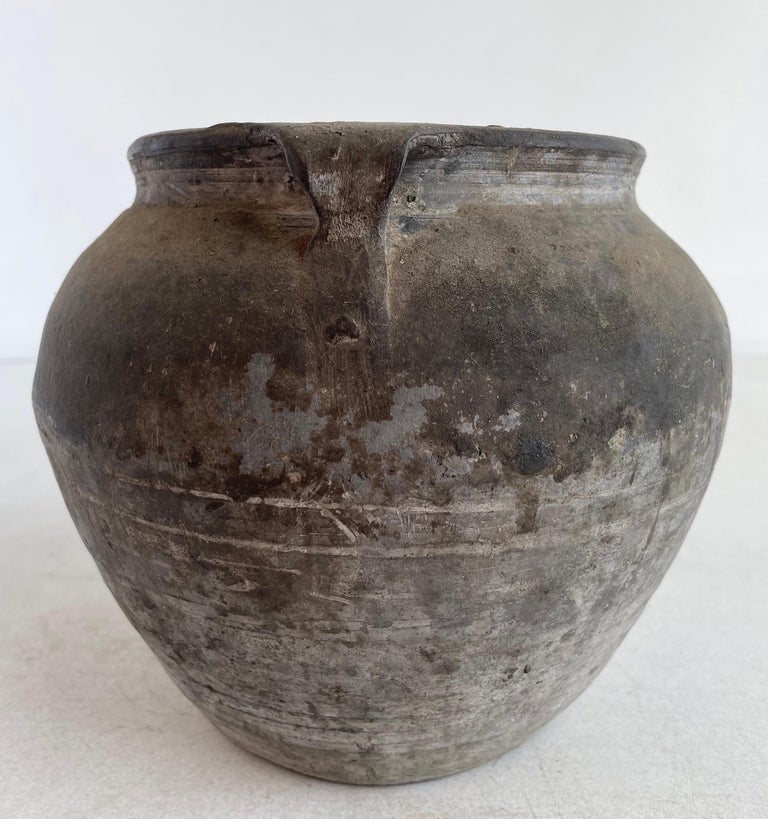 Vintage Clay Pot Medium Size For Sale at 1stDibs