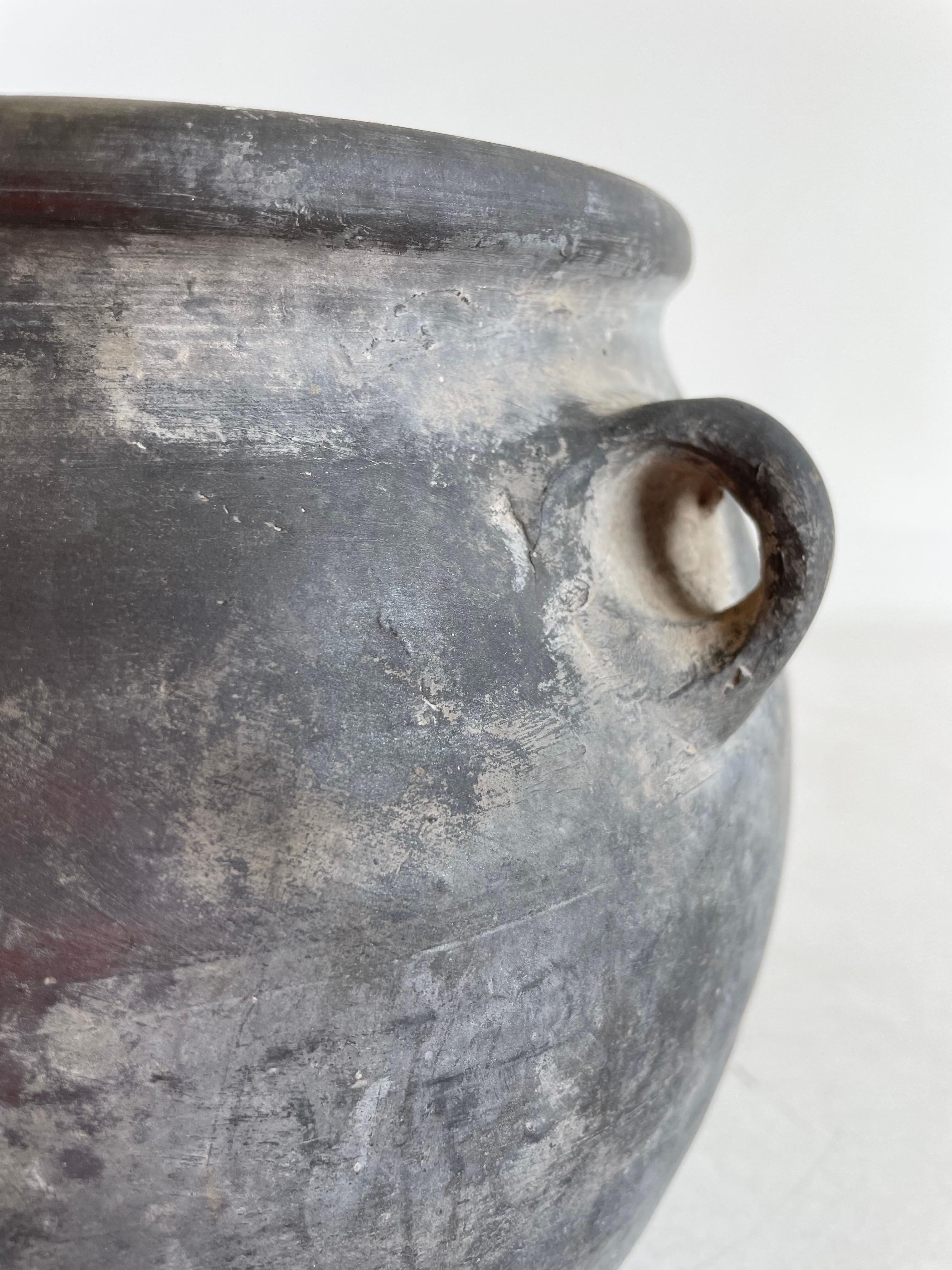 Vintage Clay Pot Medium Size For Sale at 1stDibs | clay pot dimensions ...