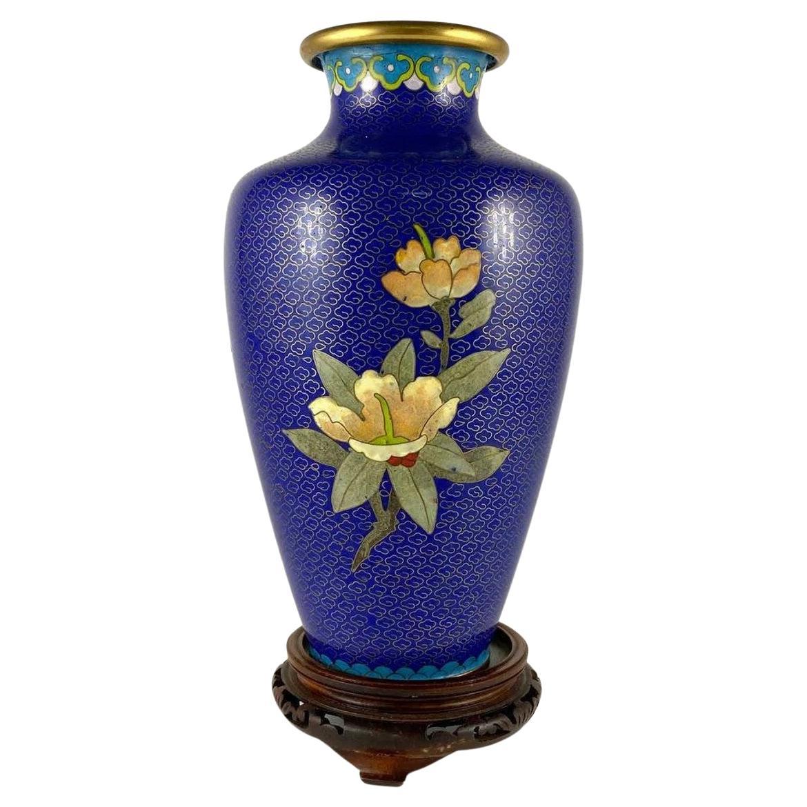 Modern Art Glass Mauve Triangular Vase With Green Rim For Sale at 1stDibs