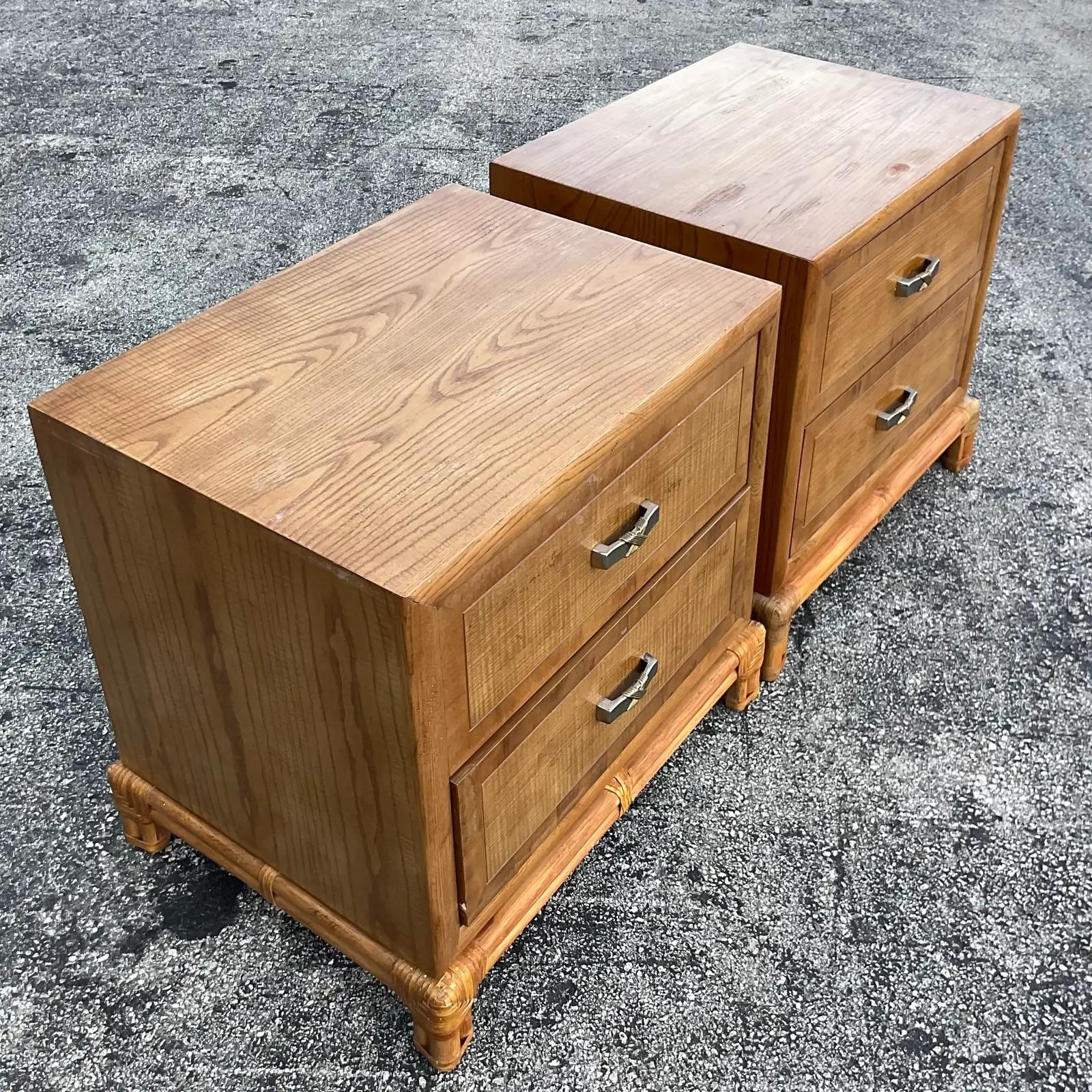 Vintage Coastal Henredon Nightstands, a Pair For Sale at 1stDibs