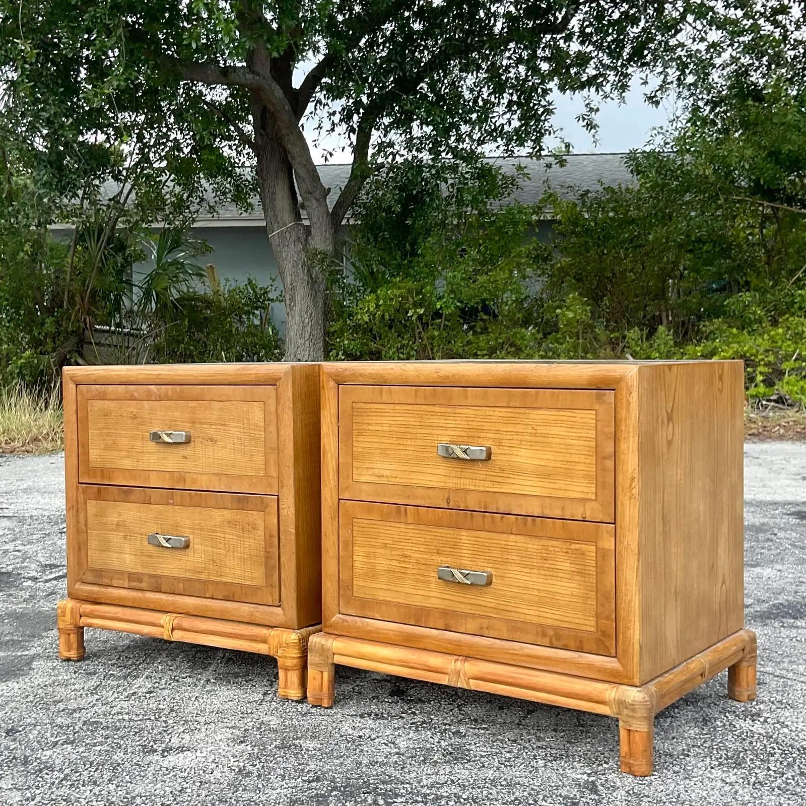 Vintage Coastal Henredon Nightstands, a Pair For Sale at 1stDibs