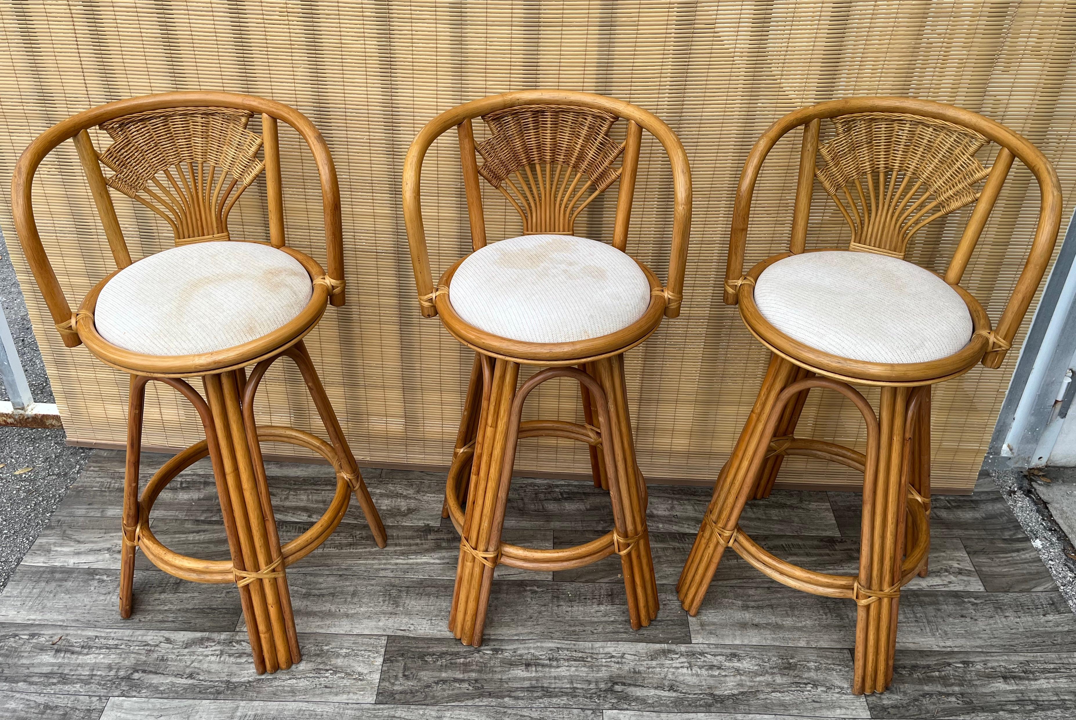Vintage Coastal Style Wicker Rattan Swivel Bar Stools. Set of Three, circa 1980s For Sale at 1stDibs