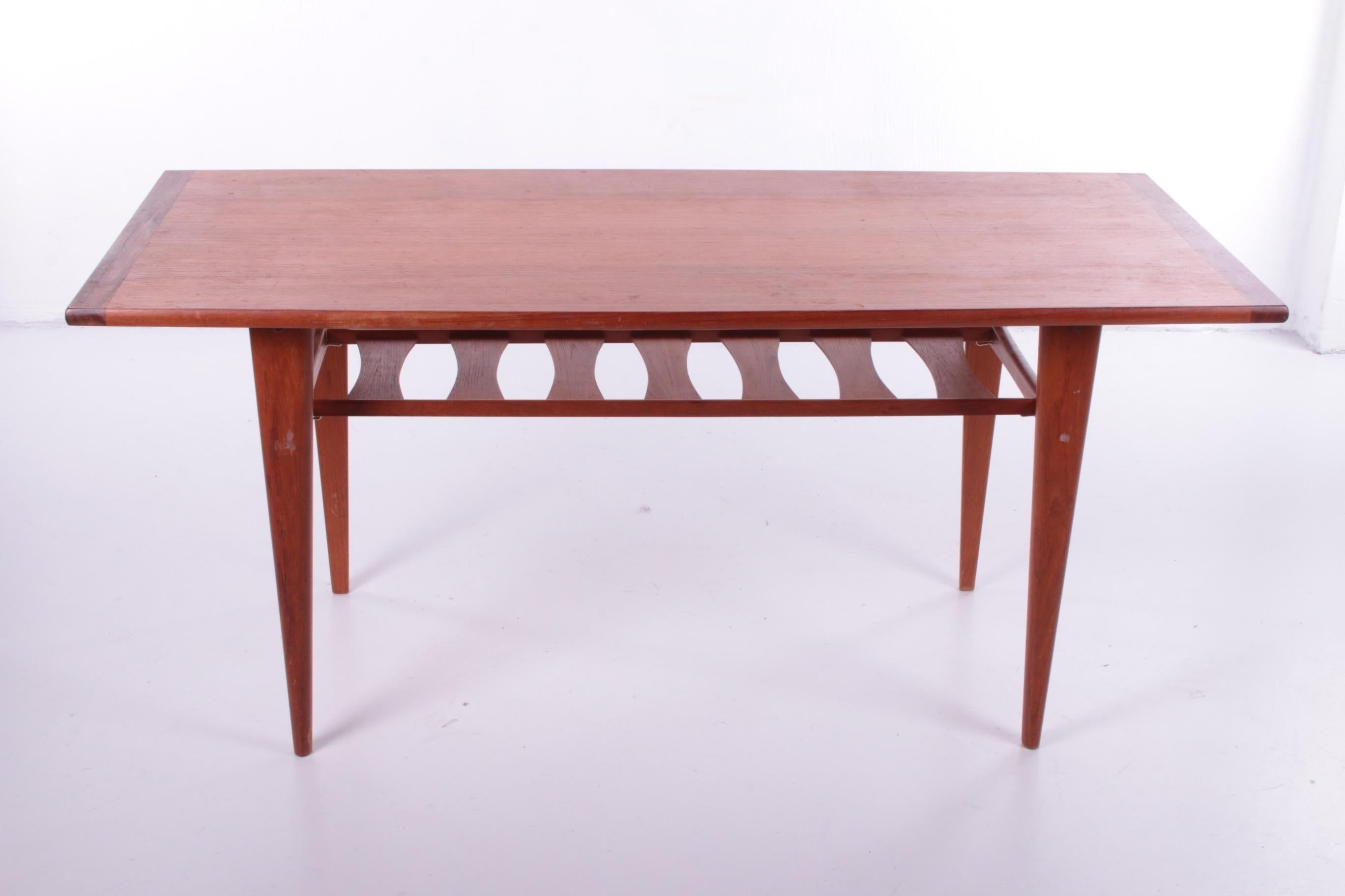 Vintage Coffee Table with Beautiful Storage Rack from the 60s For Sale ...