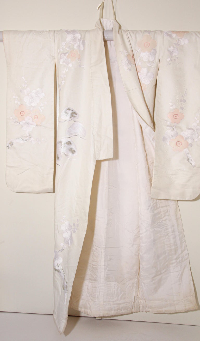 Vintage Kimono Collectable Japanese White Silk Ceremonial Wedding Dress ...