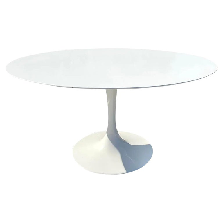 Vintage Contemporary Tulip Table After Saarinen For Sale at 1stDibs