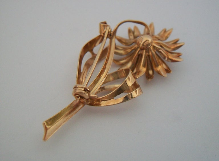 Vintage Cultured Pearl and 750/18K Gold Flower Brooch, E.U., Circa 1980 ...