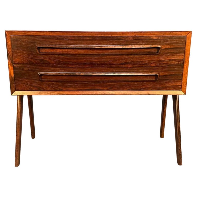 Vintage Danish Mid-Century Modern Rosewood v Legs Nightstand-Side Table ...