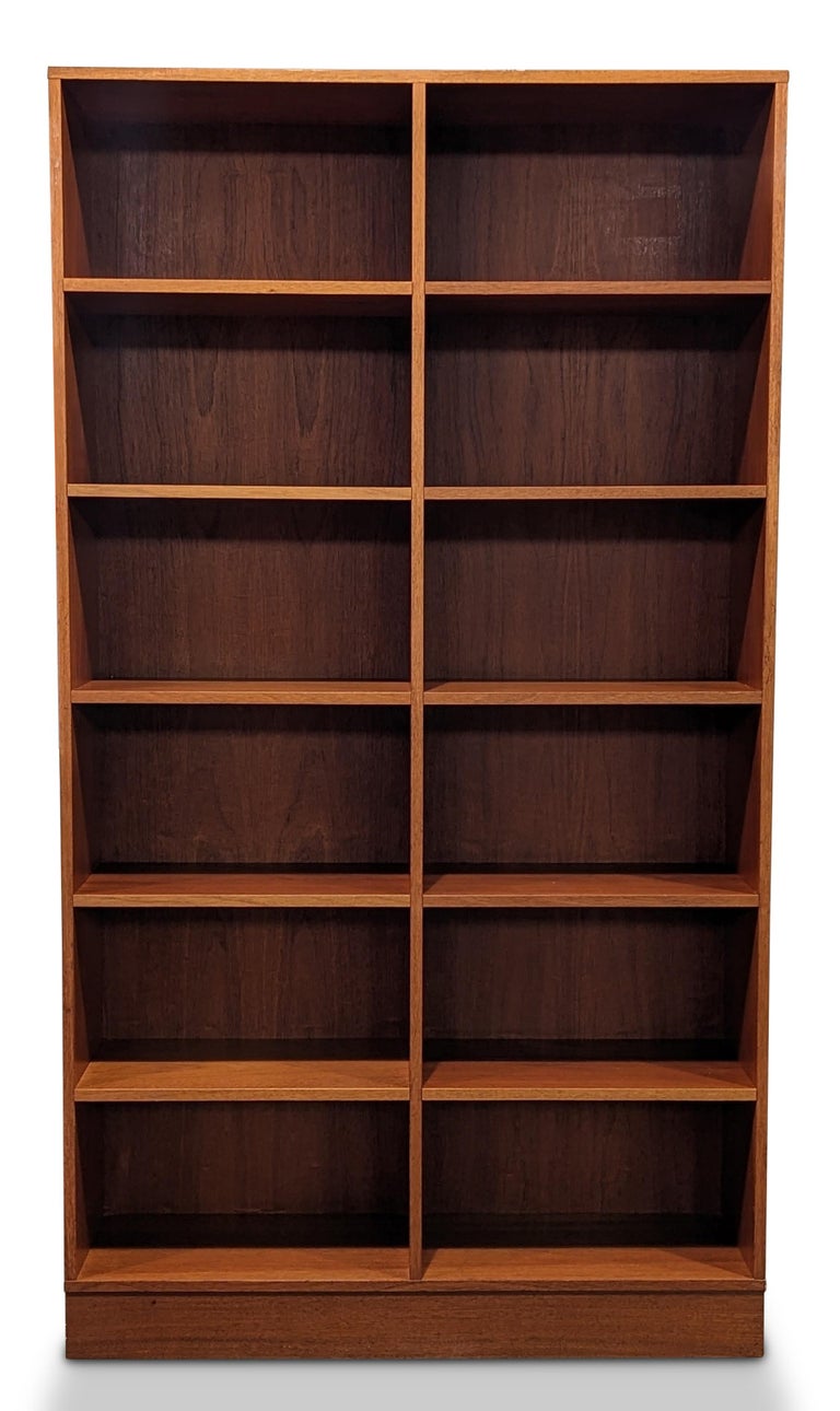 Vintage Danish Mid Century Teak Bookcase, 012342 For Sale at 1stDibs