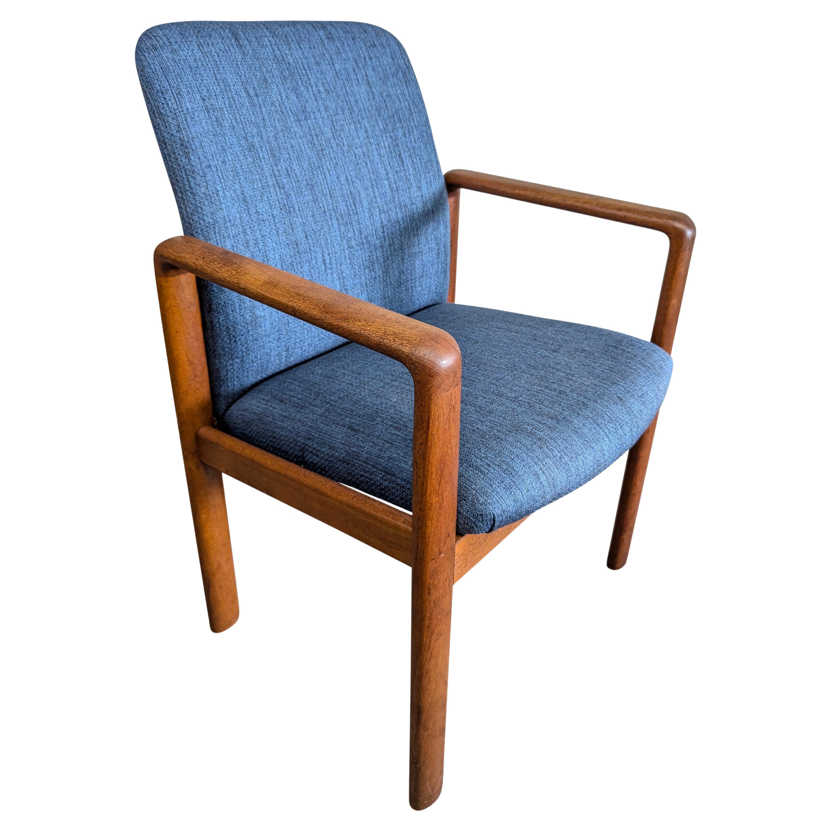 Vintage Mid-Century Modern Walnut Easy Chair at 1stDibs
