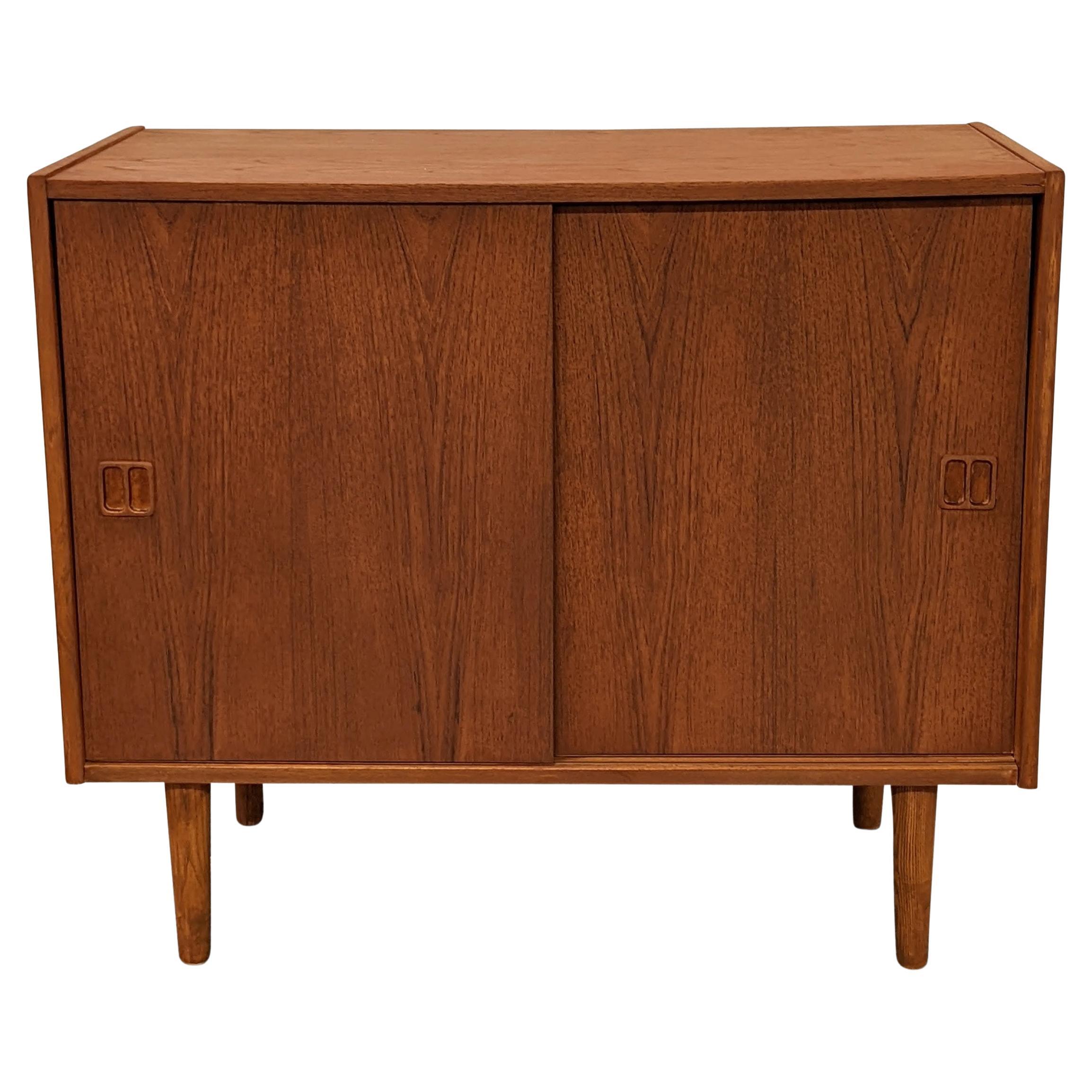 Vintage Danish Mid Century Teak Lp / Vinyl Cabinet "8021" at 1stDibs