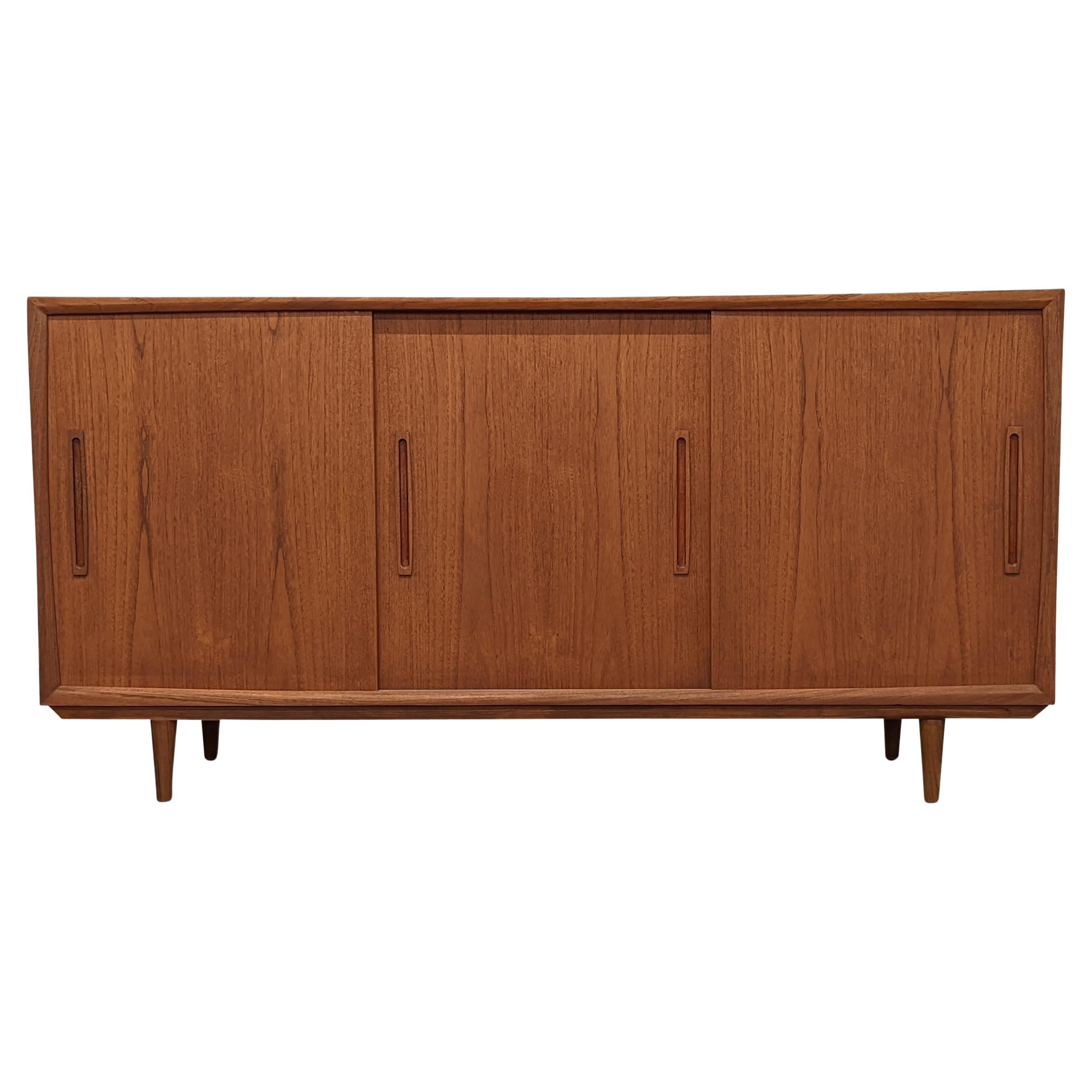 Vintage Danish Mid Century Teak Sideboard '7667' at 1stDibs